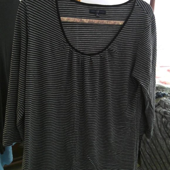 GAP | Tops | Gap Black And Gray Three Quarter Length Sleeve Tunic ...